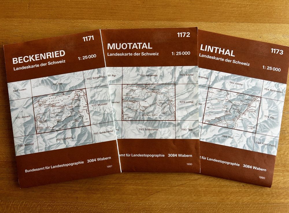 12 LANDESKARTEN DER SCHWEIZ 1:25‘000 (Gebraucht) in Zürich für CHF 19 ...