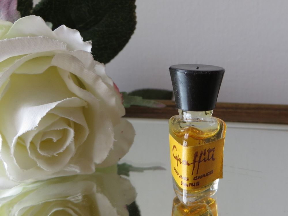 GRAFFITI CAPUCCI PARFUM 2ml, PARFÜM-MINI MINIATURE FLACON (Gebraucht) in Neuhausen am Rheinfall ...