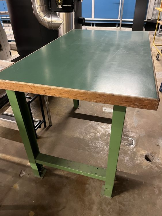 Robuster Werkbank Nr 3 Werkstatttisch grün, stabil (Gebraucht) in worben für CHF 250 – nur ...