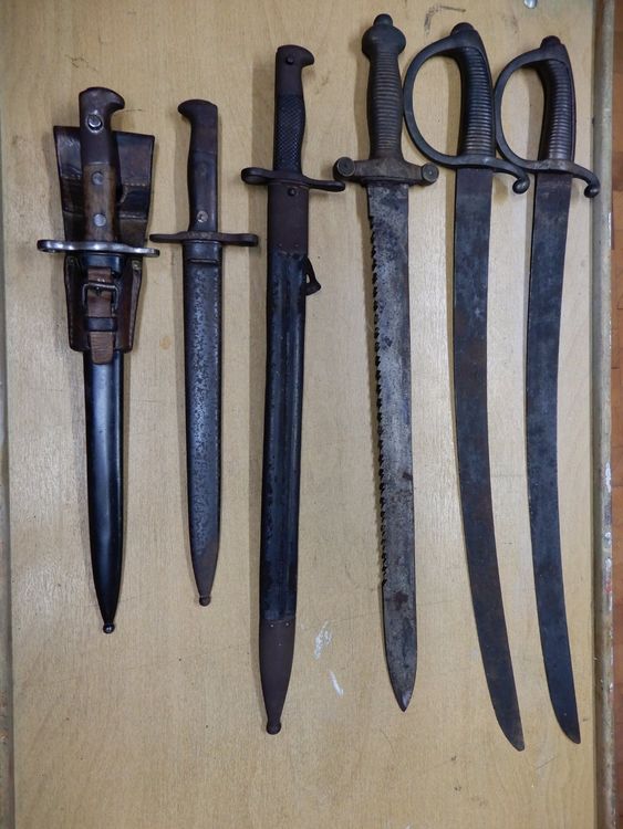 Antike Säbel, Bajonette, Faschinenmesser, Total 6 Stück (Gebraucht) in Eiken für CHF 210 – nur ...