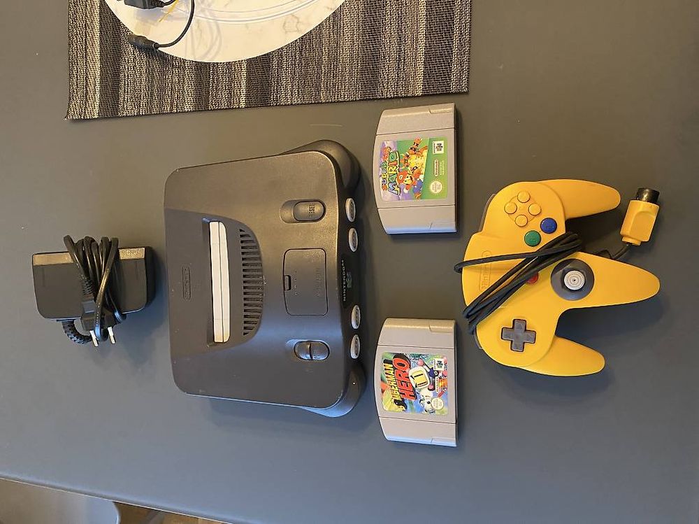 Nintendo N64 Set #2 (Gebraucht) in Adlikon b. Regensdorf für CHF 110 ...