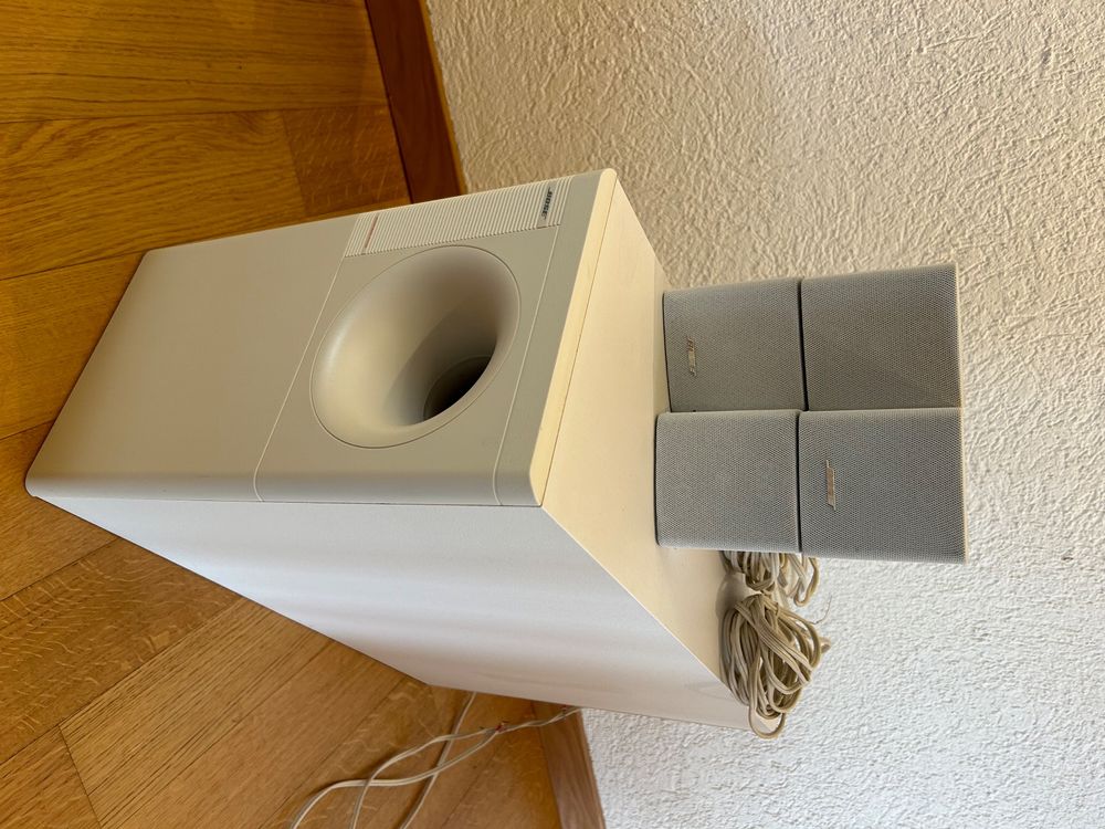 Bose Subwoofer plus 2 Surround-Lautsprecher (Gebraucht) in Zwillikon ...