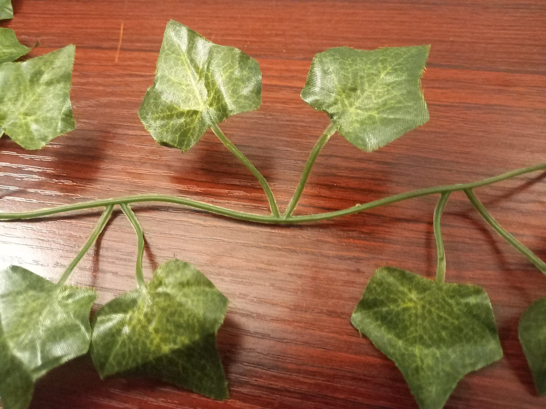 20m künstliche grüne Efeublätter /20m feuilles de lierre (Neu und ...