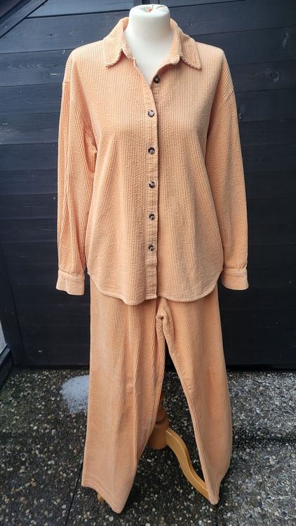 Chemise + pantalon (Neuf (Voir description)) à Fribourg pour CHF 75 ...