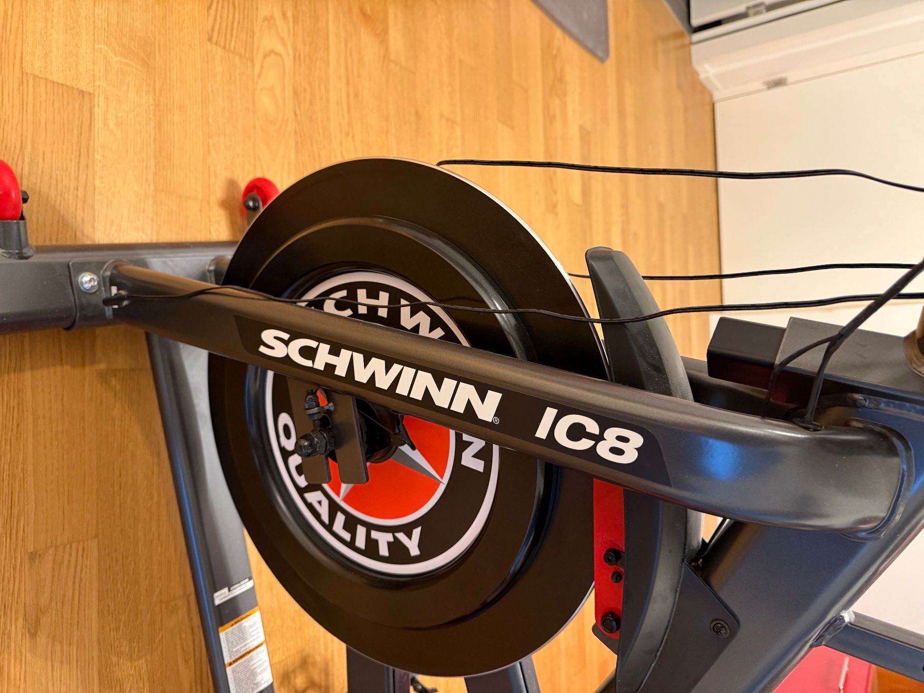 Schwinn IC8 Indoor Cycle - Top Zustand für Workout! (Gebraucht) in ...
