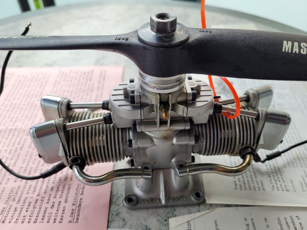 Saito FA80 Twin, 2-Zyllinder 4-Takt Motor, guter Zustand (Gebraucht) in ...