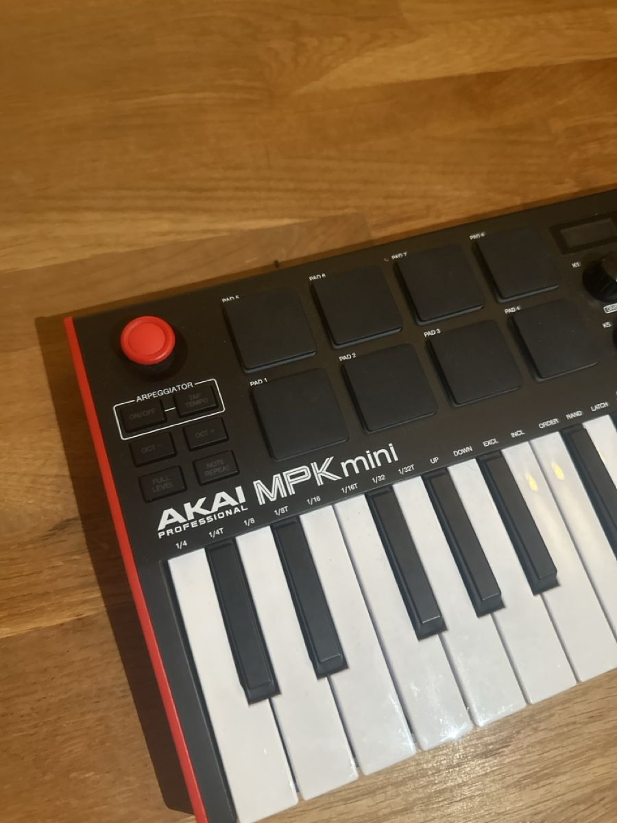 AKAI MPK mini - Portable USB MIDI Keyboard Controller (Gebraucht) in ...