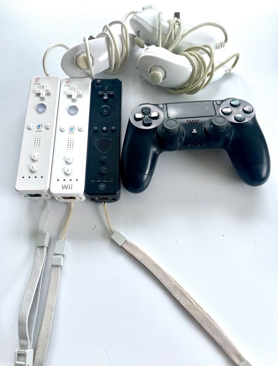 Wii Controller + Nunchuck & PS4 Controller Bundle! (Defekt) in Sargans ...