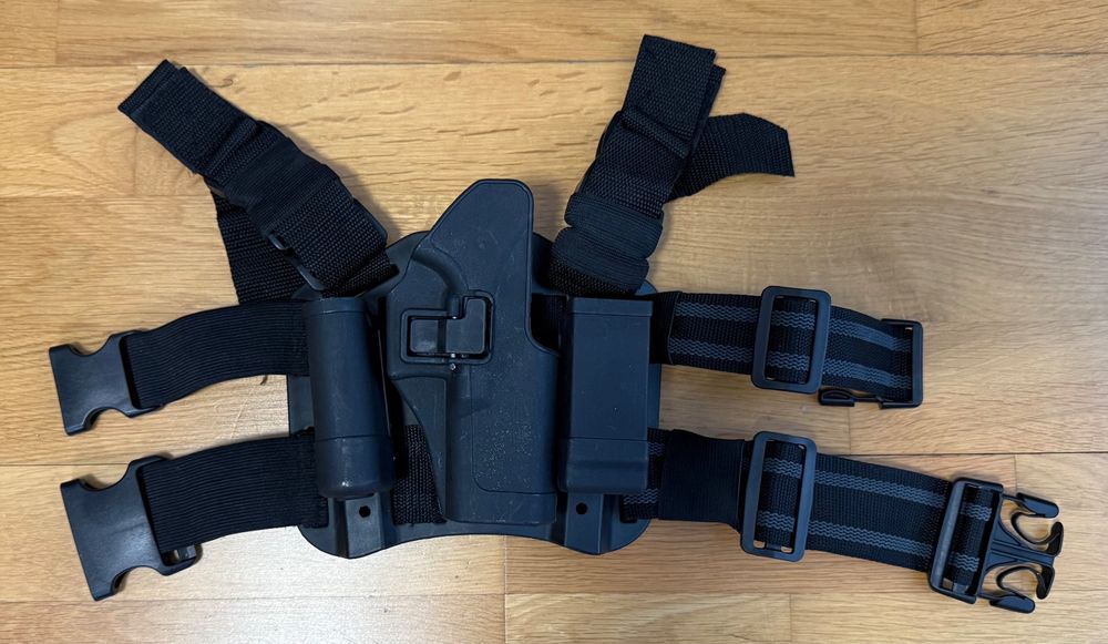 Airsoft gun holster - Glock 17-18 (Gebraucht) in Zug für CHF 29 – mit ...
