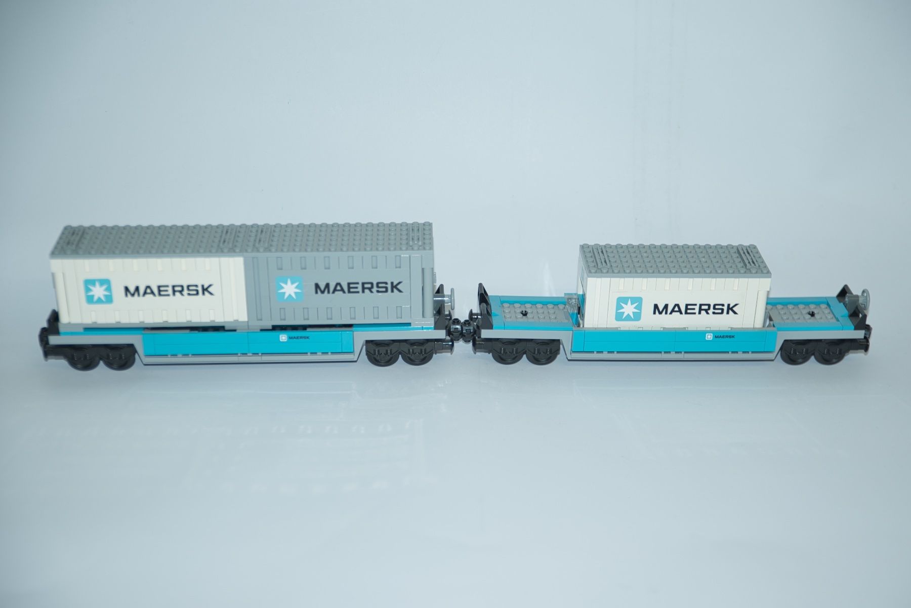 Lego Eisenbahn, Maersk Train, 2 x Wagon, Set-Nr. 10219 (Gebraucht) in ...