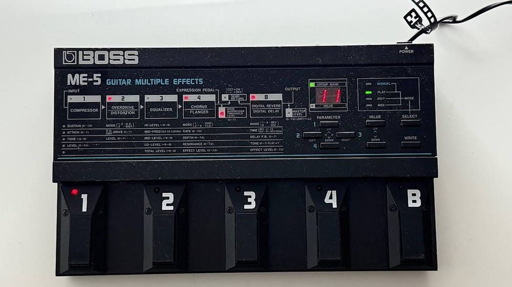 Boss ME-5 Guitar Multiple Effects Multieffektgerät. (Defekt) in ...