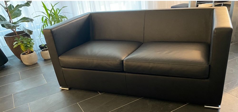 Schwarzes Leder-Sofa | Kaufen auf Ricardo