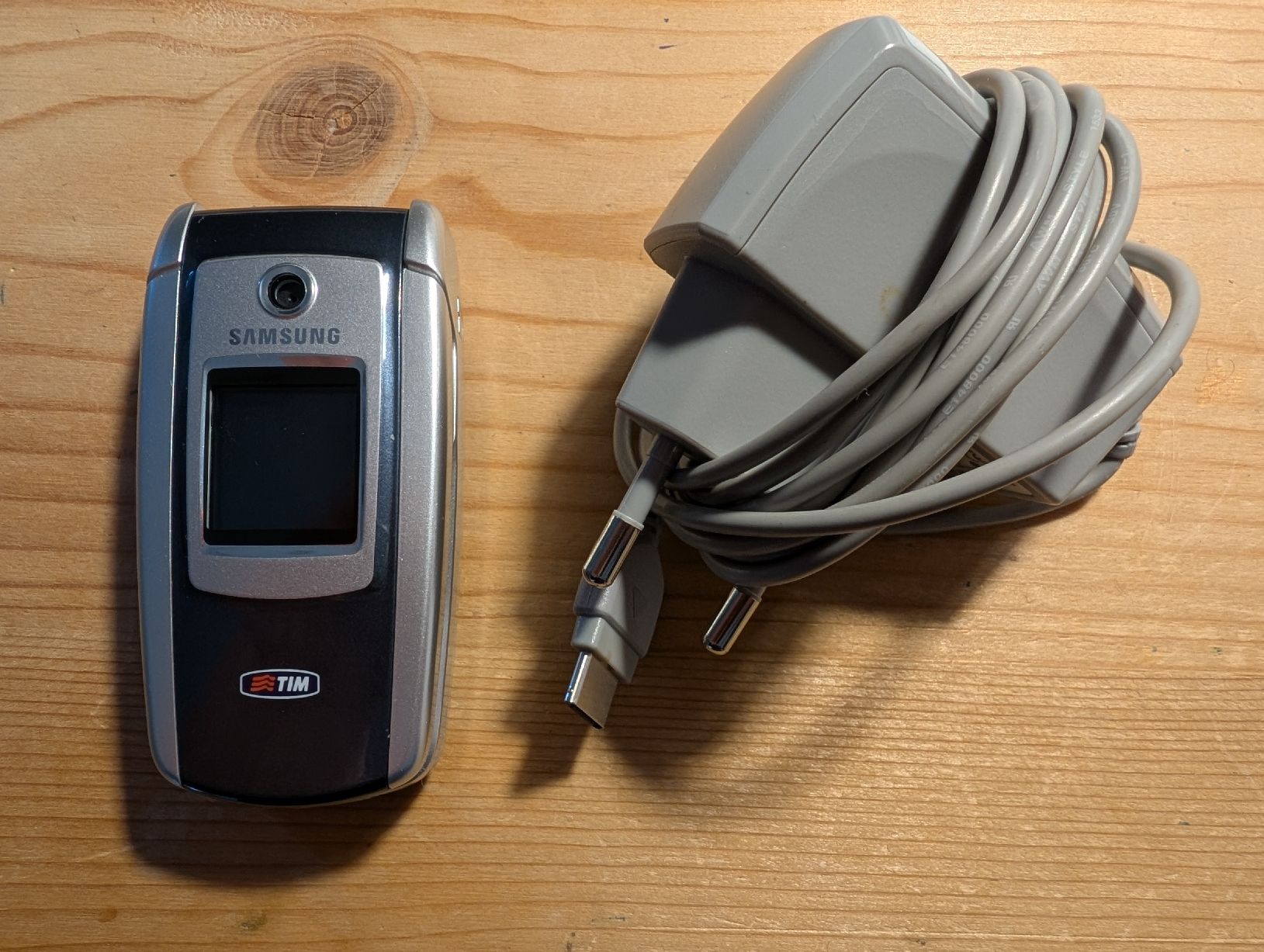 Kleinstes Samsung-Handy aller Zeiten (SGH-E700) nur 86 Gramm (Gebraucht ...