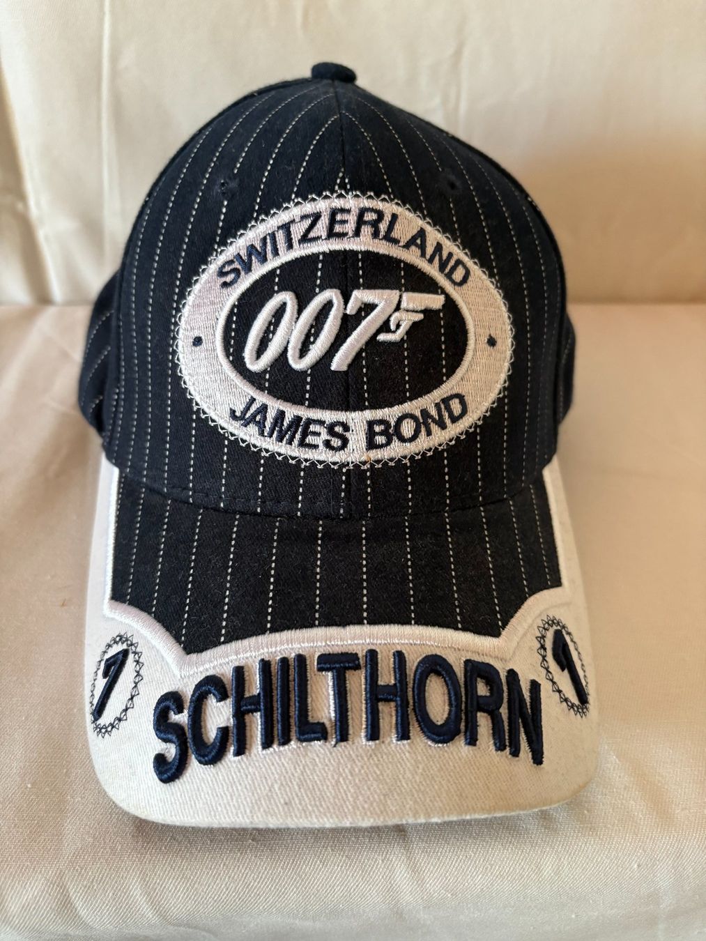 James Bond 007 Schilthorn Cap (Gebraucht) in Hagendorn für CHF 69 – mit ...