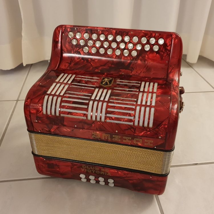 AKKORDEON / HANDORGEL HOHNER CLUB IIB VICTORIA (Gebraucht) in Arcegno ...