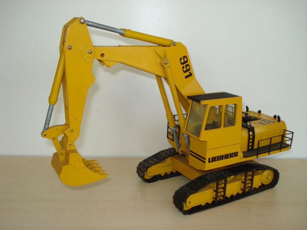 LIEBHERR R 991 TL Raupenbagger (Gebraucht) in Mitlödi für CHF 155 – mit ...