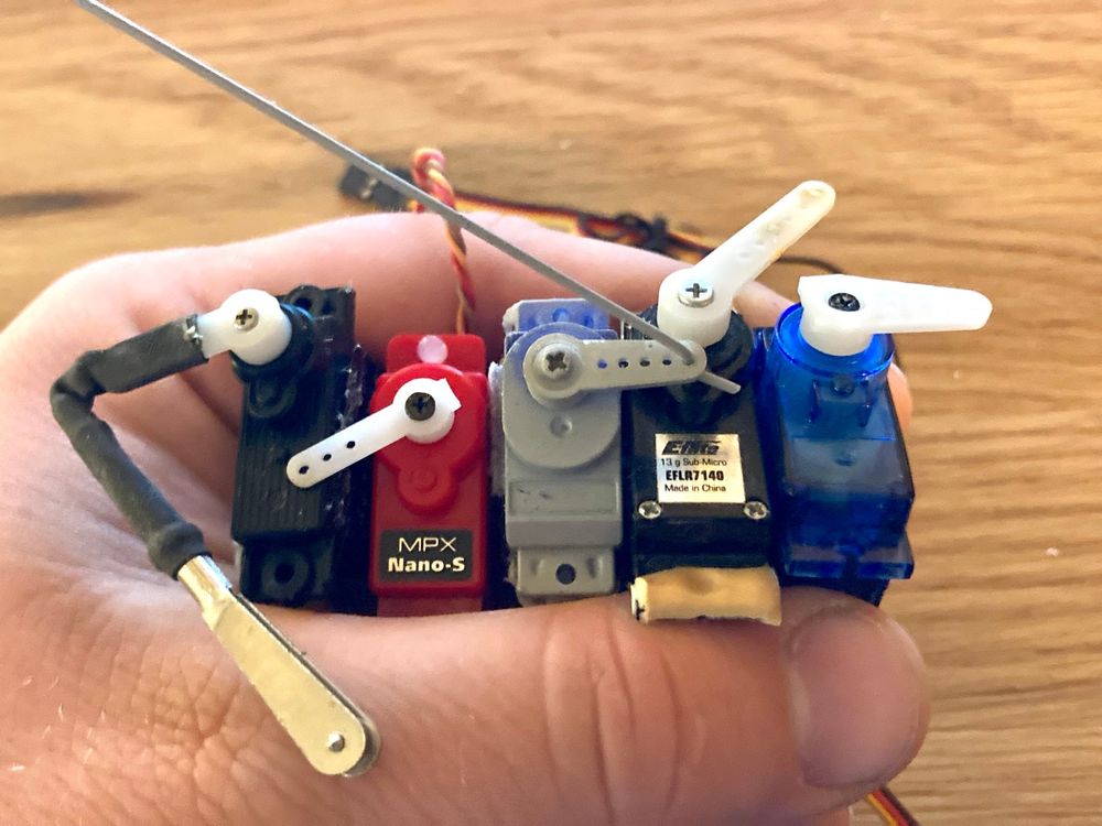 5x Servomoteur Mini Servo divers modèle | Kaufen auf Ricardo