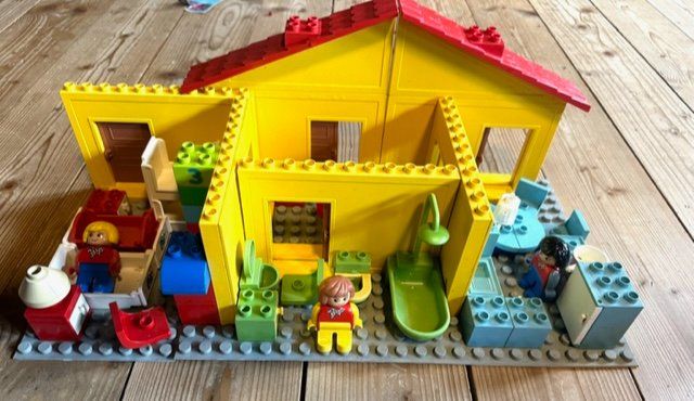 Lego Duplo Haus aus den 90 Jahren (Gebraucht) in Lömmenschwil für CHF ...