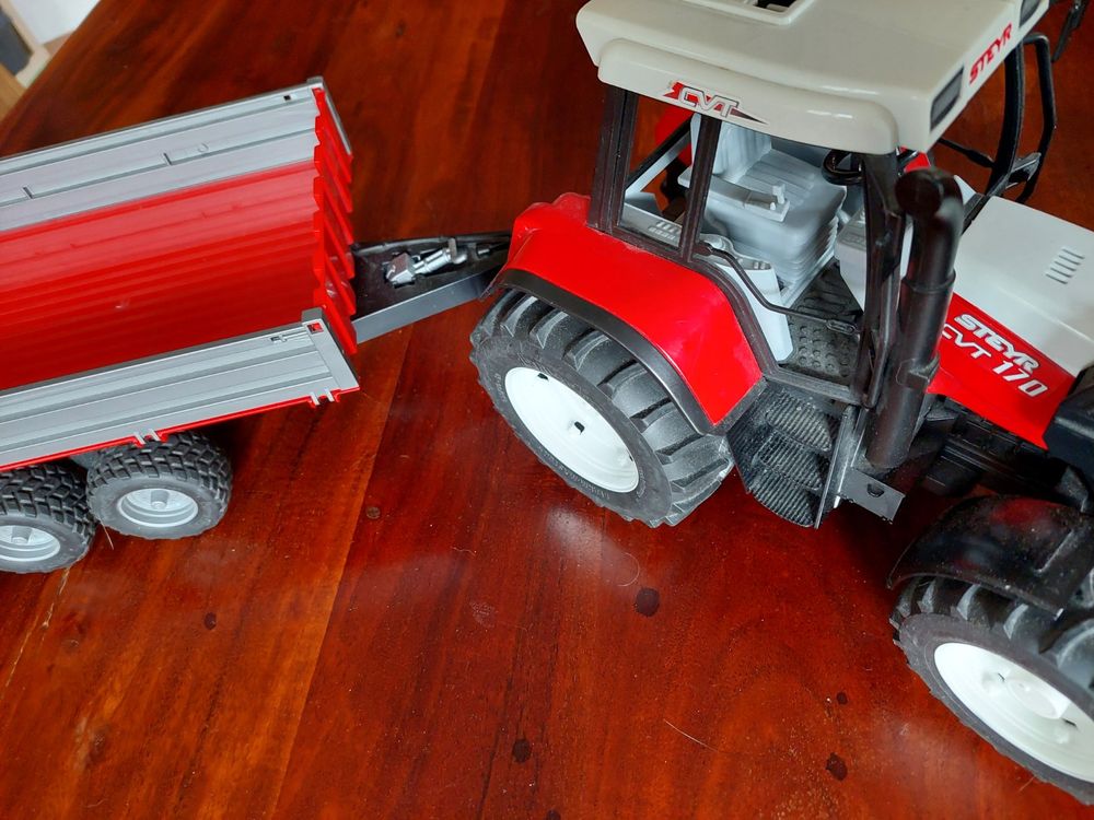 Steyr CVT 170 Traktor / Bruder Anhänger (Gebraucht) in Beckenried für ...