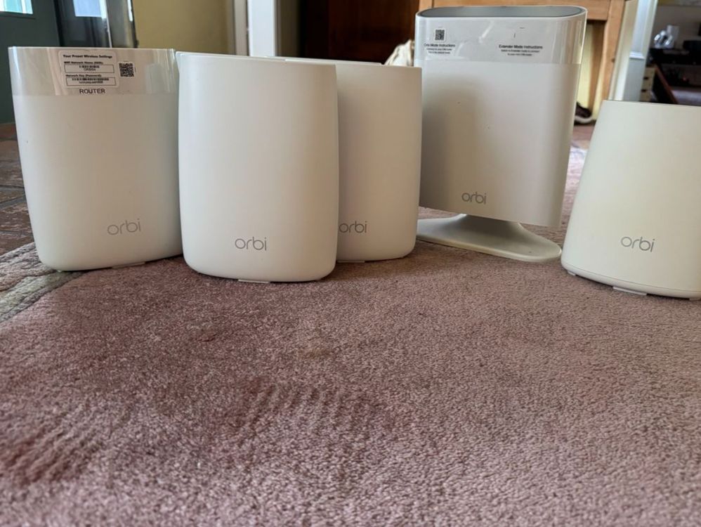 Netgear Obrib RBR50–AC3000 Tri-band WLAN Router u.6Satellite (Gebraucht ...