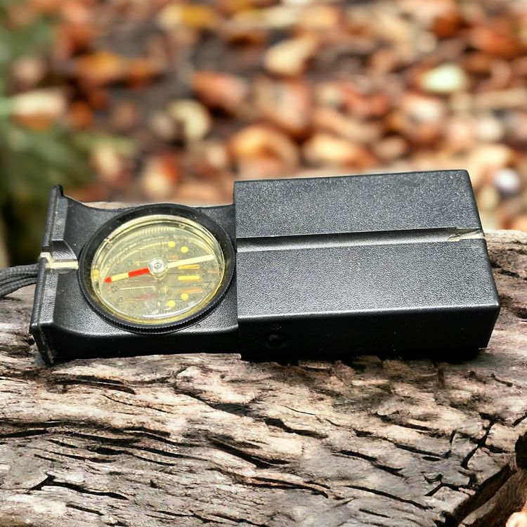 Boussole suisse RECTA rétractable avec miroir années 1950/60 | Kaufen ...