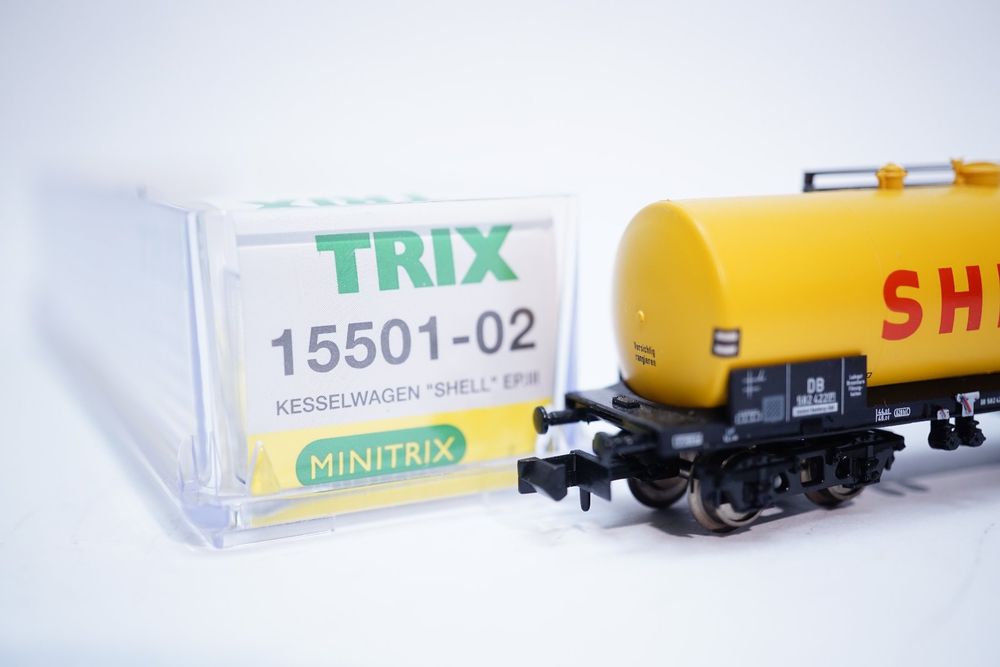 6∑ Minitrix 15501-02 DB Tankwagen Shell (Gebraucht) in Thun für CHF 19.9 – mit Lieferung auf ...