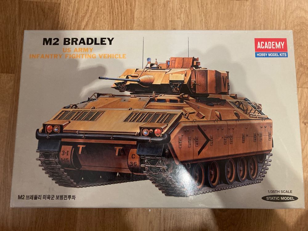 Modelpanzer M2 Bradley 1/35 (Neu und originalverpackt) in Bremgarten AG ...