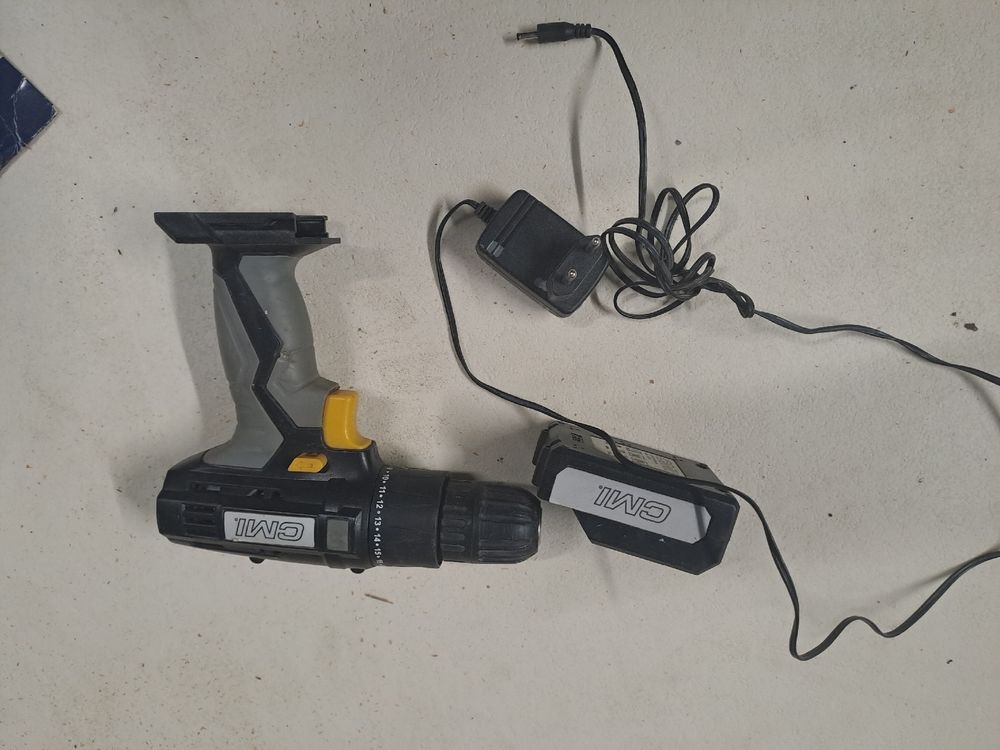 Akkubohrer Cmi (Gebraucht) in Wolfhalden für CHF 3 – mit Lieferung auf Ricardo kaufen