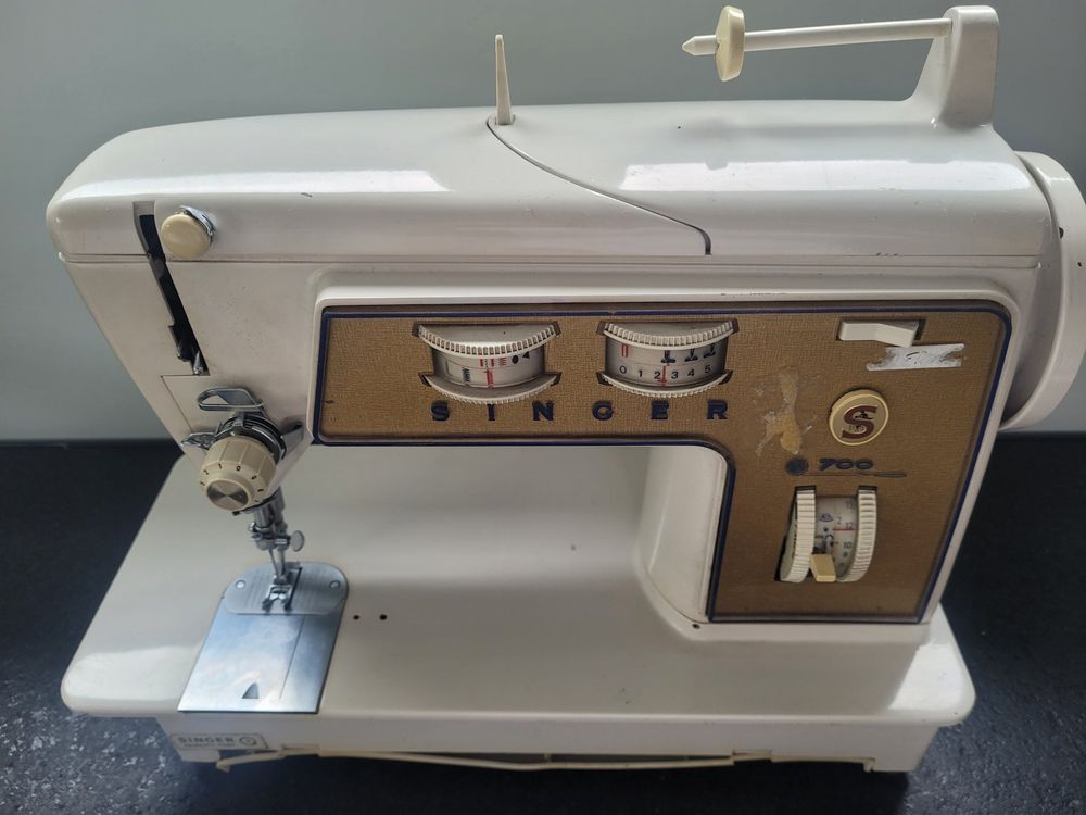 Singer 700 Nähmaschine, Vintage (Gebraucht) in Schöftland für CHF 19 ...