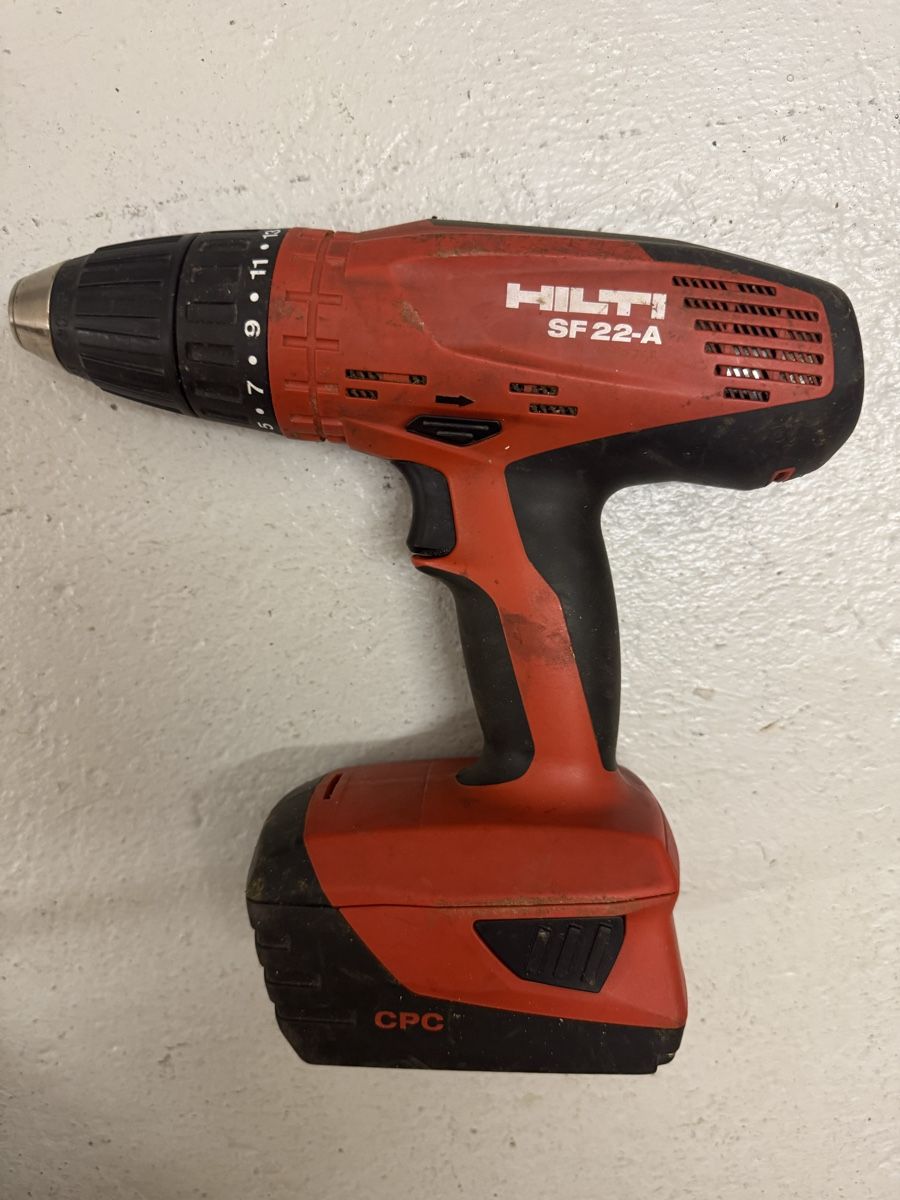 Hilti SF 22-A Akku-Bohrschrauber mit Koffer und Zubehör (Defekt) in ...