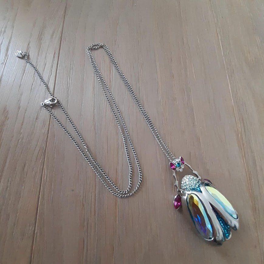 Swarovski Skarabäus Statement-Stück an langer Sautoire Kette (Neu ...