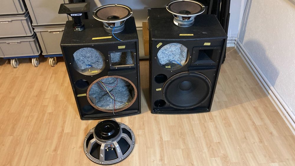 2x Dynacord CP 15-3 defekt (Defekt) in Hindelbank für CHF 105 – nur Abholung auf Ricardo kaufen