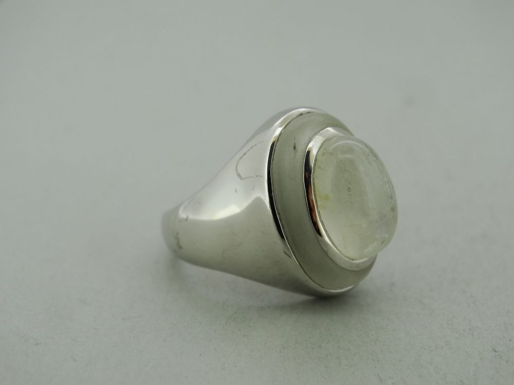 Silberring 925 gross mit Mondstein (Gebraucht) in Adliswil für CHF 27 – mit Lieferung auf ...