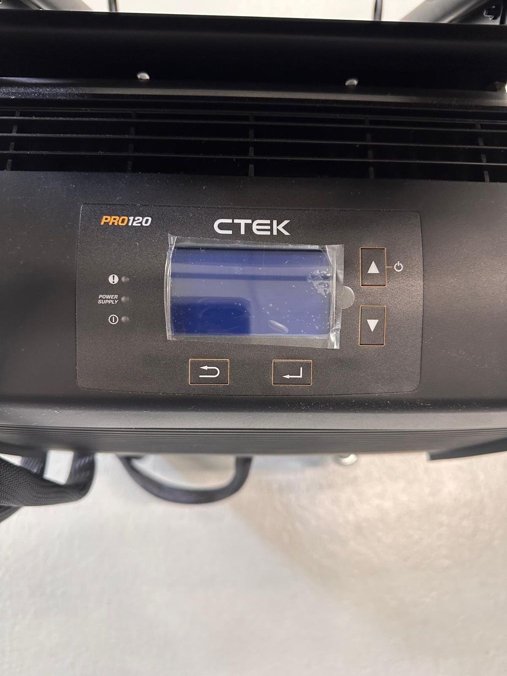 CTEK PRO120 Batterieladegerät inkl. Trolley – professionell (Neu ...