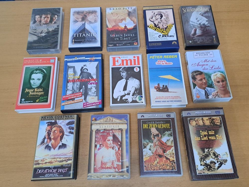 Sammlung, Collection mit 14 VHS Videokassetten (Gebraucht) in Unterseen für CHF 9.8 – nur ...