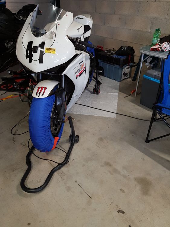 Honda CBR1000rr 2008 mit HRC Kit 200 PS auf rad. | Kaufen auf Ricardo