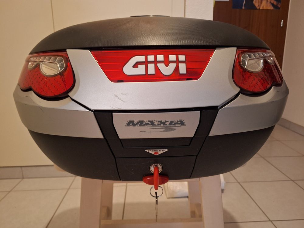 Top Case Givi Maxia 3 - 56 lt (D'occasion) à préverenges pour CHF 49 – retrait uniquement ...