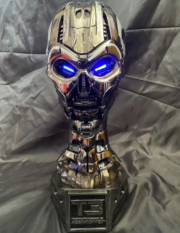Terminator 3 T-X Statue Life Size mit Beleuchtung | Acheter sur Ricardo