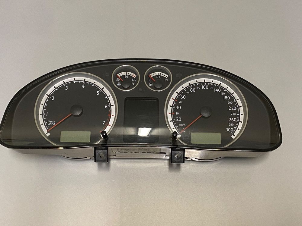 VW Passat B5 4.0 W8 Tacho (Gebraucht) in Schaan für CHF 225 – nur ...