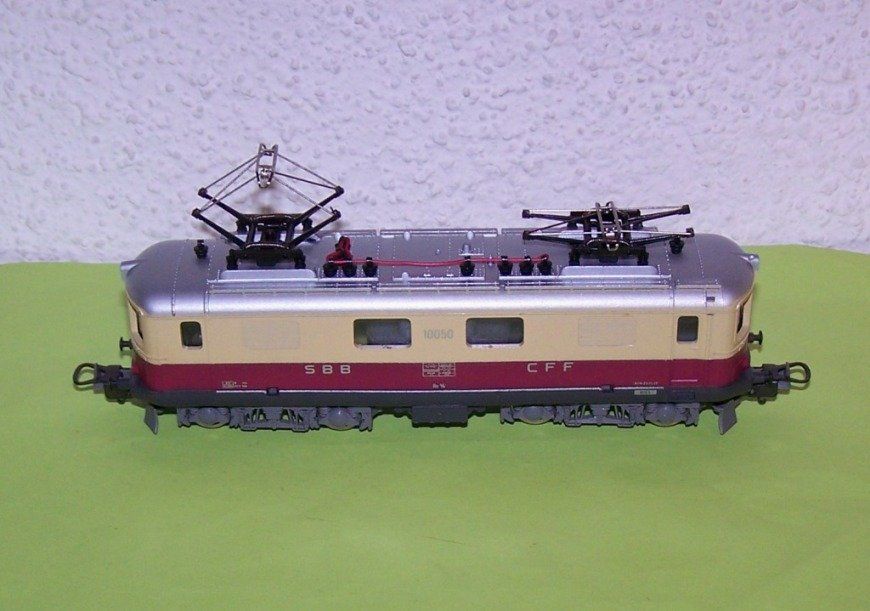 Lima HO 8066 LG: SBB Elektrolok Re 4/4 I #10050, TEE, DC | Kaufen auf Ricardo