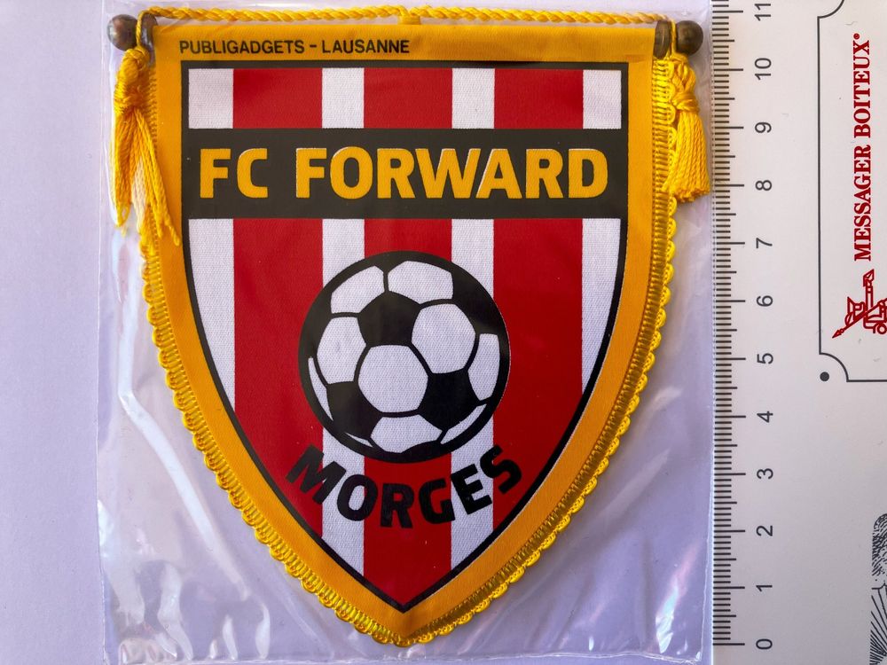 Vintage Fanion/Wimpel FC FORWARD MORGES (Neu und originalverpackt) in Gland für CHF 7 – mit ...