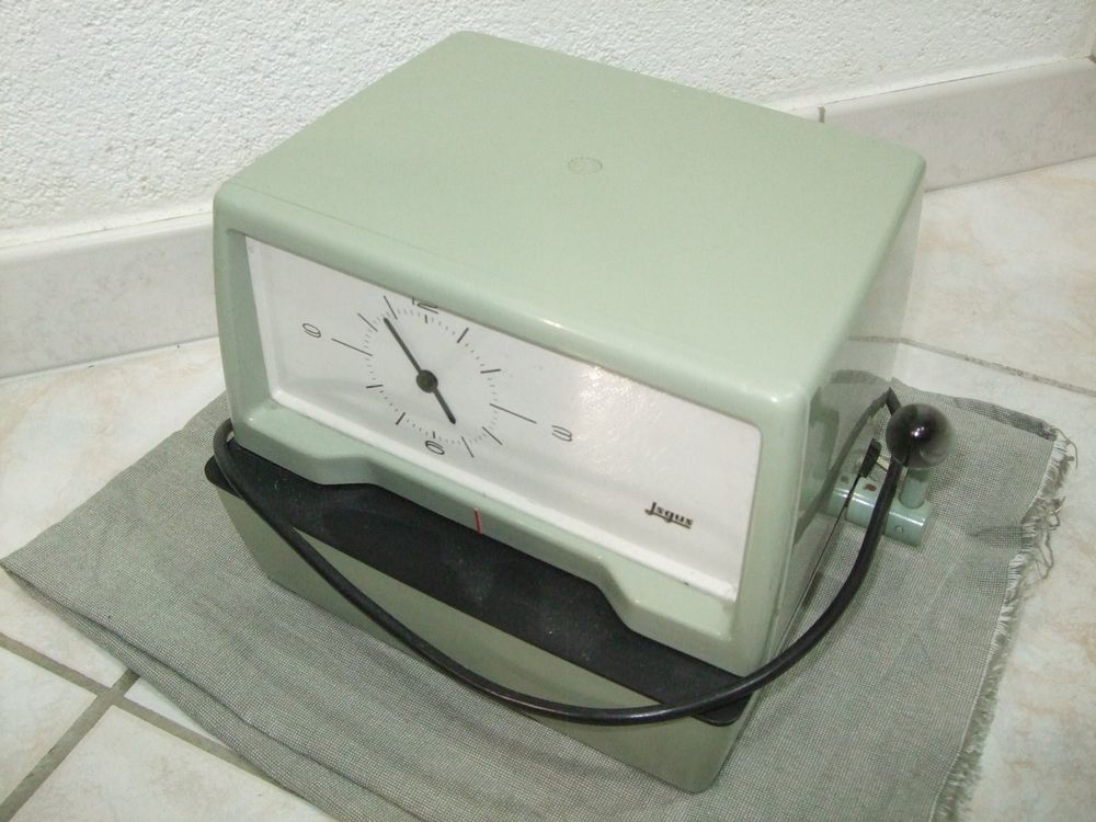 Stempeluhr Jsgus, optisch super, ungeprüft mit Stempelkarten (Defekt ...