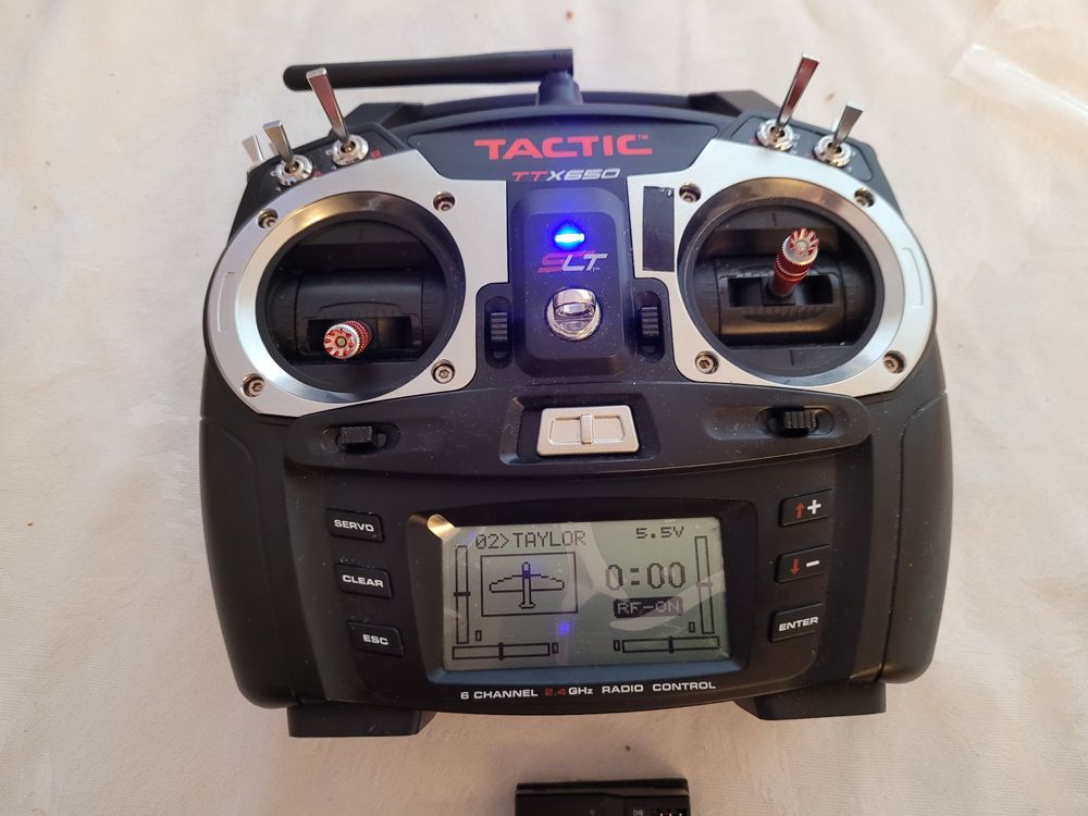 Hobbico Tactic TTX650, 2,4 Ghz. Fernsteuerset, Neuwertig (Gebraucht) in ...