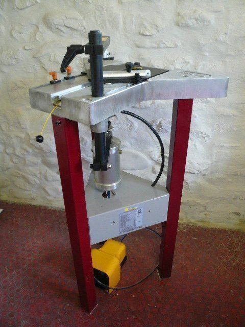 Cassese CS89 - Rahmenheftmaschine pneum. (Gebraucht) in für CHF 1800 ...