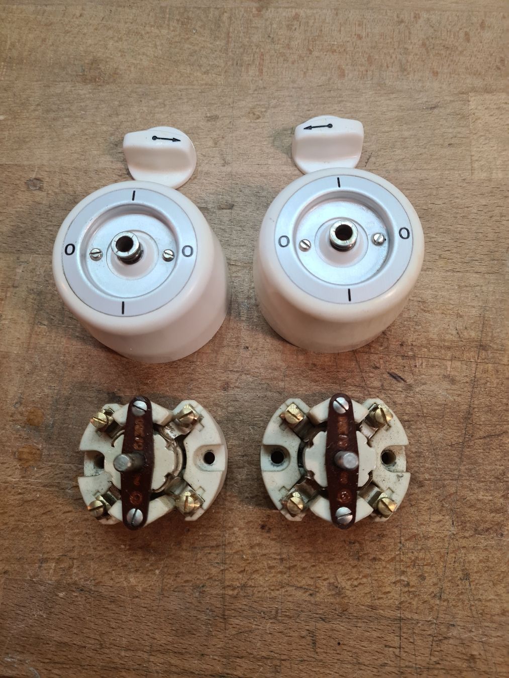 Coppia interruttori vintage sch 0 2 poli (Usato) a Riva San Vitale per ...