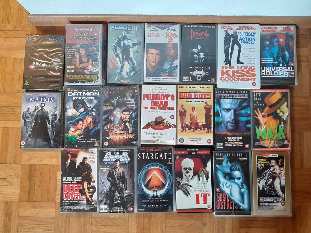 18 VHS und 2 DVD (Gebraucht) in Rüti ZH für CHF 50 – nur Abholung auf Ricardo kaufen