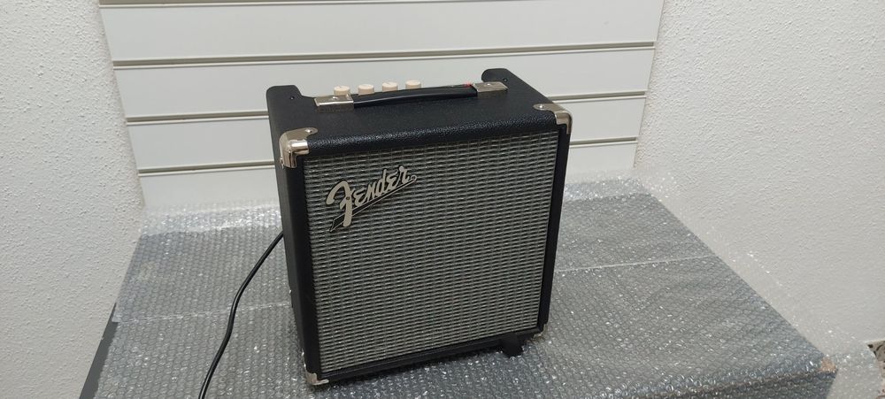 Fender Rumble 15 E-Bass Combo amp. (Gebraucht) in Glattbrugg für CHF 99 ...