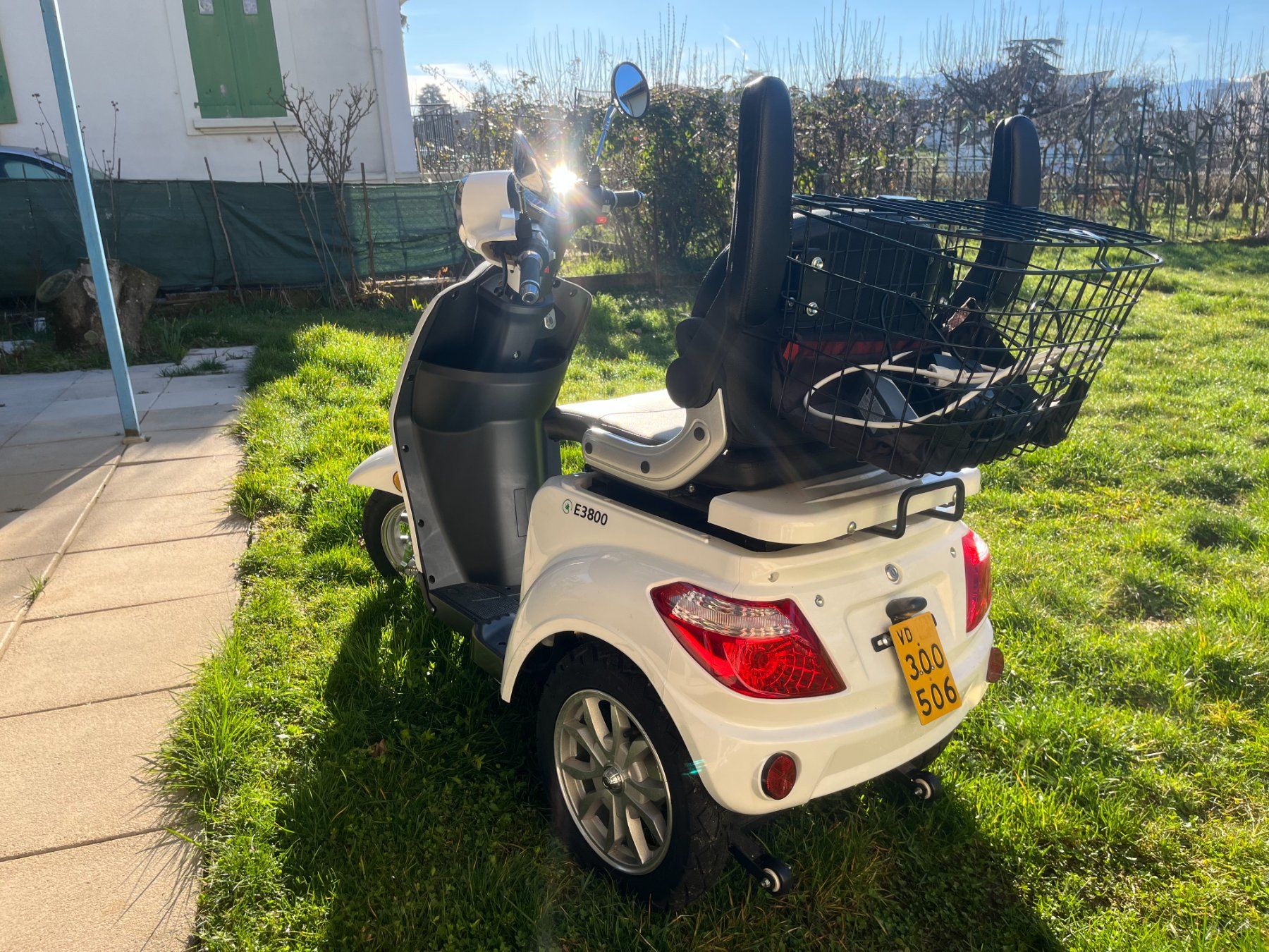 NEUF - 1'449.- (au lieu de 2’349) - Scooter électrique (Neu (gemäss ...
