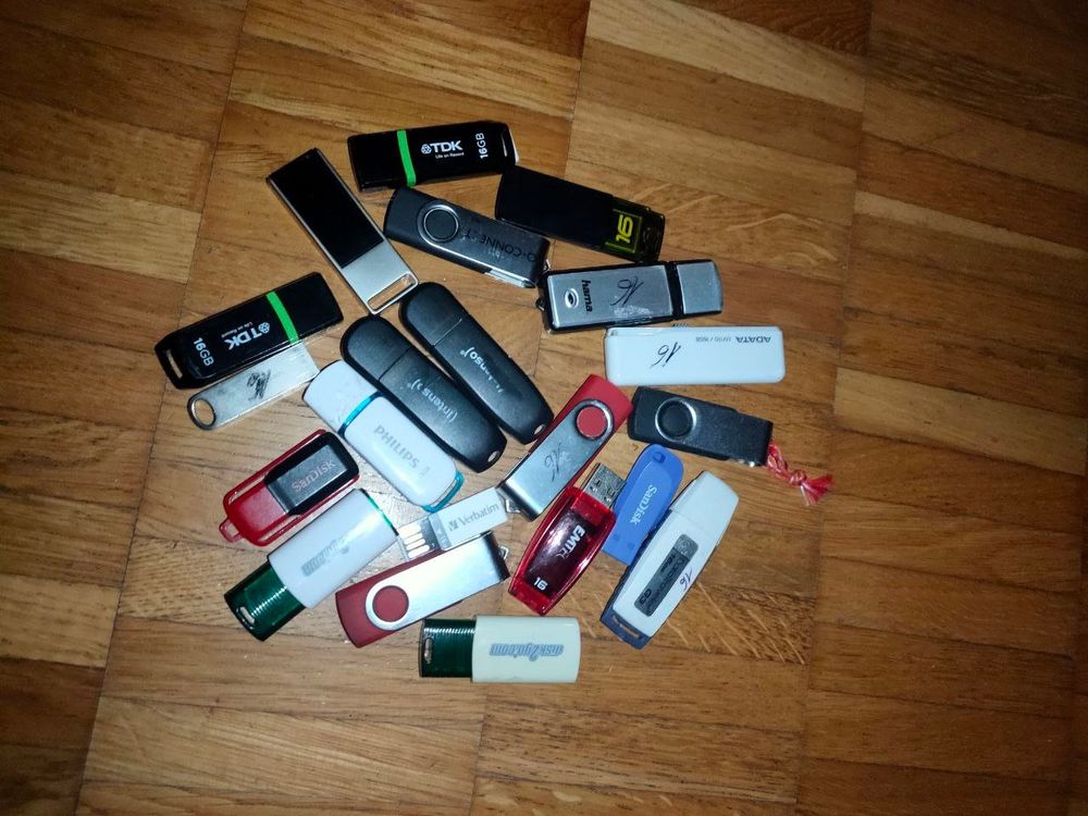 USB-Stick 16 GB (Gebraucht) in Winterthur für CHF 2 – nur Abholung auf ...