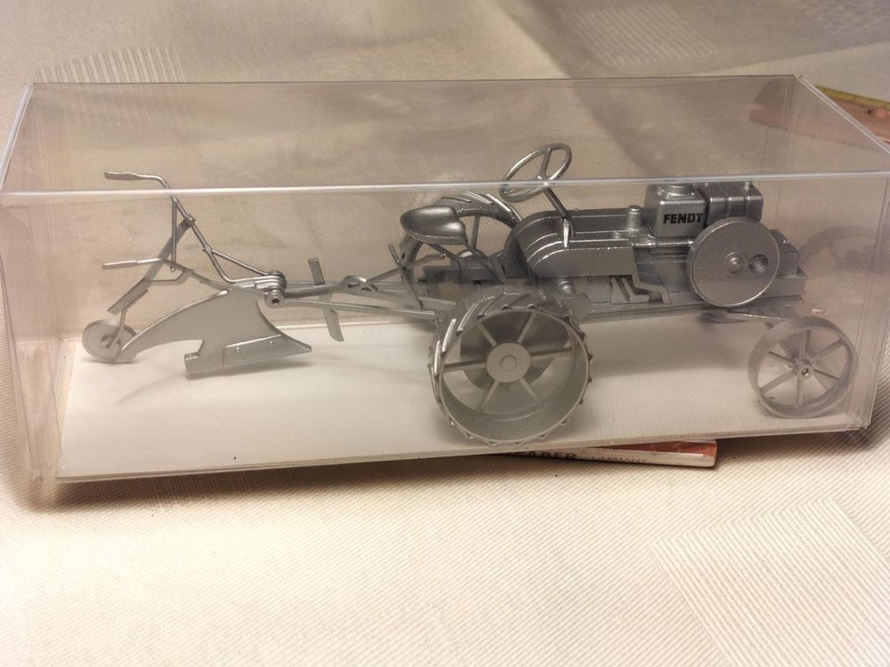 Traktorenmodell Fendt Dieselross Cursor Modell 780 mit Pflug (Neuf ...